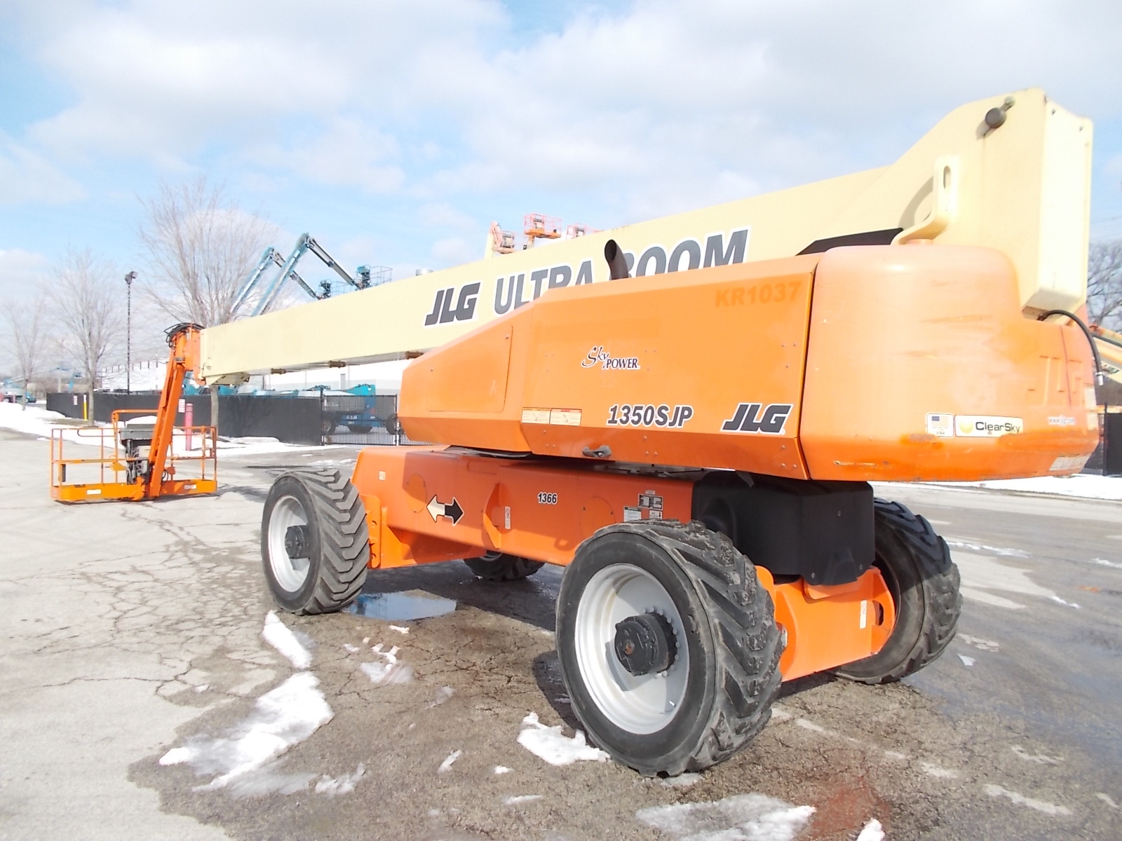 2012 JLG 1350SJP