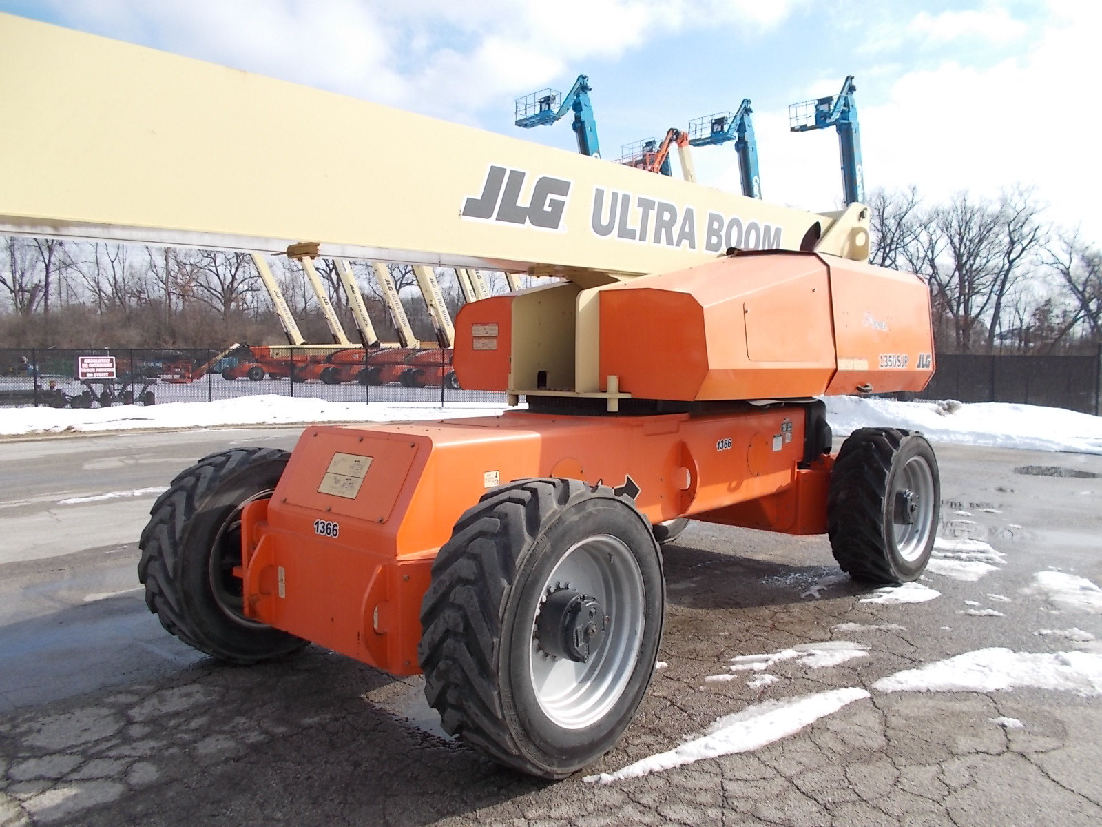 2012 JLG 1350SJP