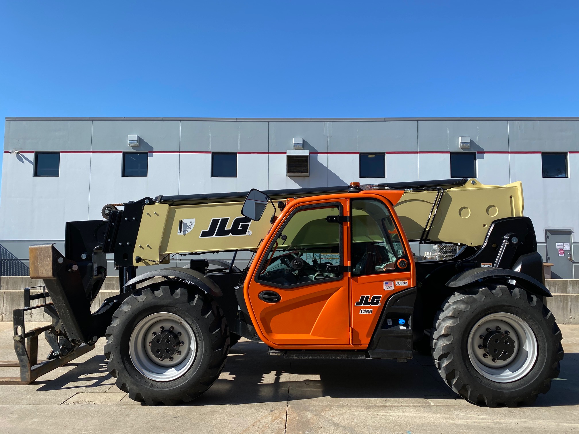 2019 JLG 1255
