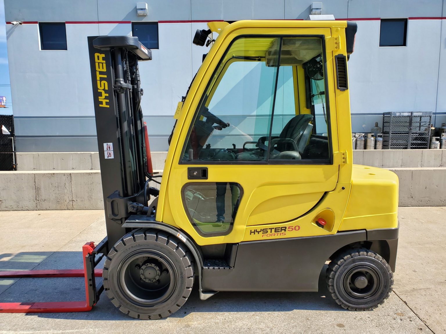 Chicago Industrial Also Offers Used Hyster Lifts