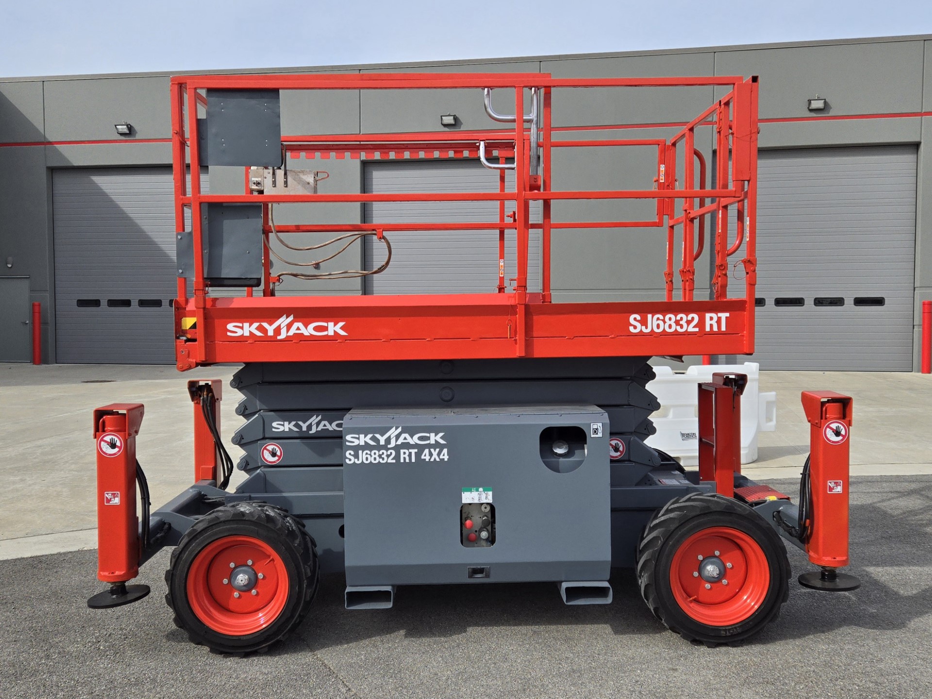 Home Inventory Scissor Lifts 2015 SKYJACK SJ6832RT